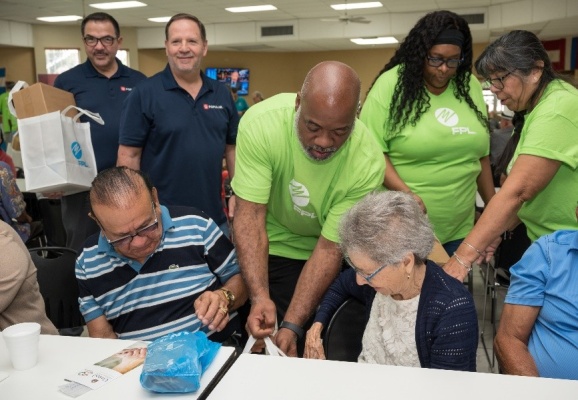 (BPRW) Doin' Good in the Neighborhood: FPL Volunteers Deliver Hurricane ...
