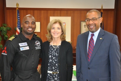 (BPRW) Flying Classroom Pilot Barrington Irving Meets with American and ...