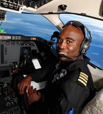 Record-Setting Pilot Barrington Irving to Land "˜Flying Classroom' in ...